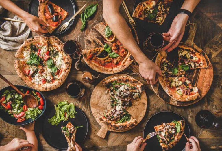 Planning A Pizza Party: Tips For Hosting The Perfect Gathering In ...