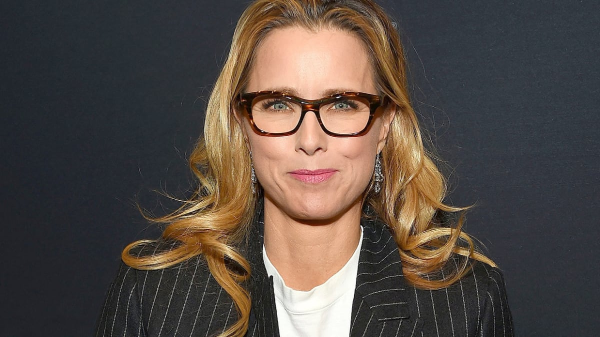 Téa Leoni Movies and TV Shows: A Talented Actress with Versatility and ...