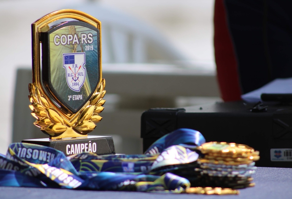 How Are Custom Trophies Made? A Behind-the-Scenes Look - Dreamchaserhub